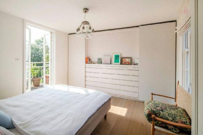 Fresh out of the oven - Jamie Oliver's former North London home