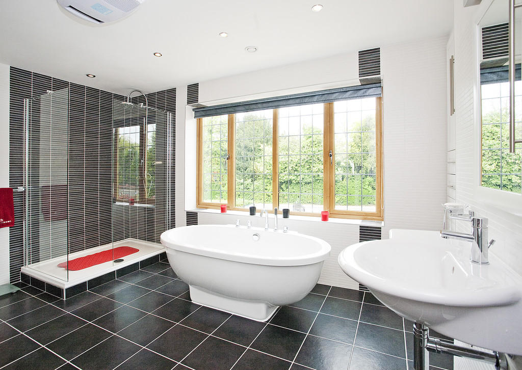 8 Splashingly Beautiful Bathtubs