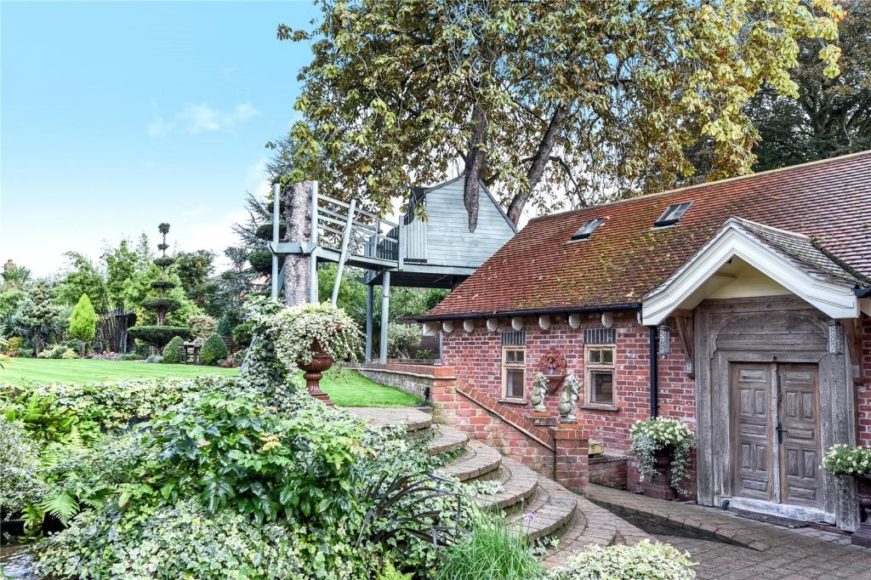 9 Incredible Treehouses