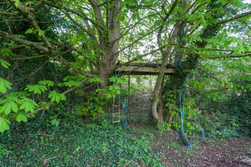 9 Incredible Treehouses