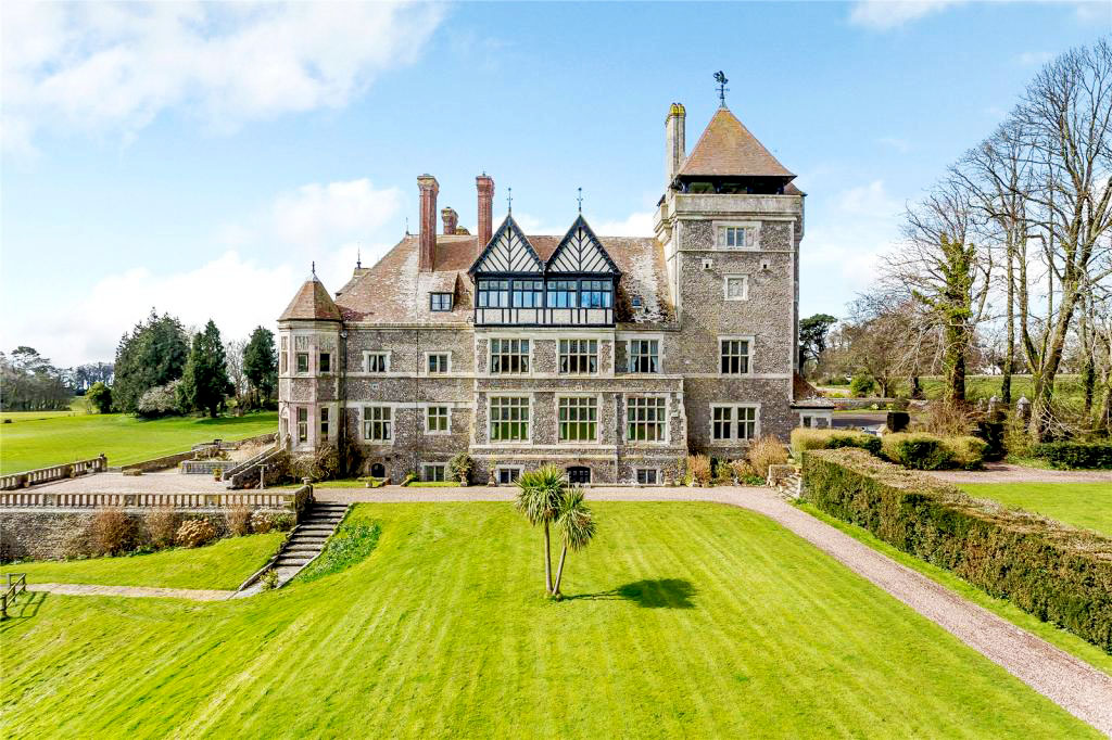 This month's most amazing dream homes | Property news