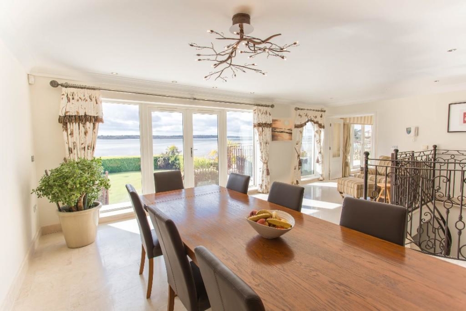 Eight homes with a sea view