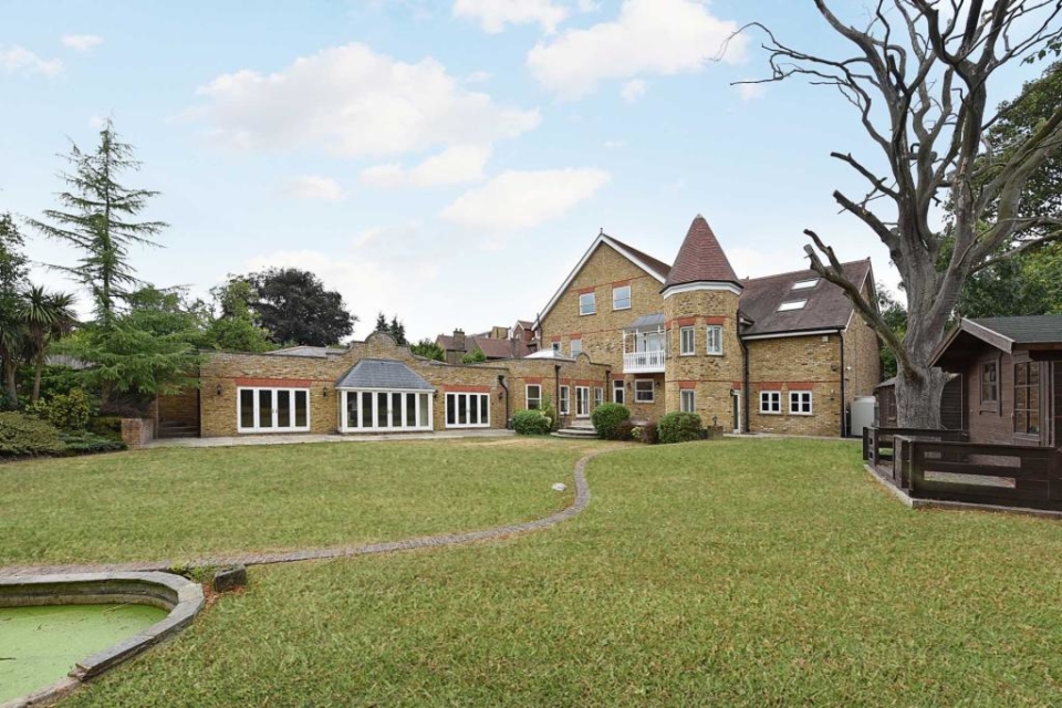 Look inside the 2018 X Factor house