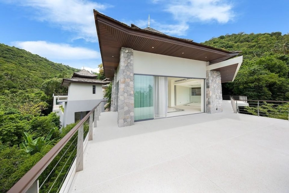 Explore these five beautiful overseas homes