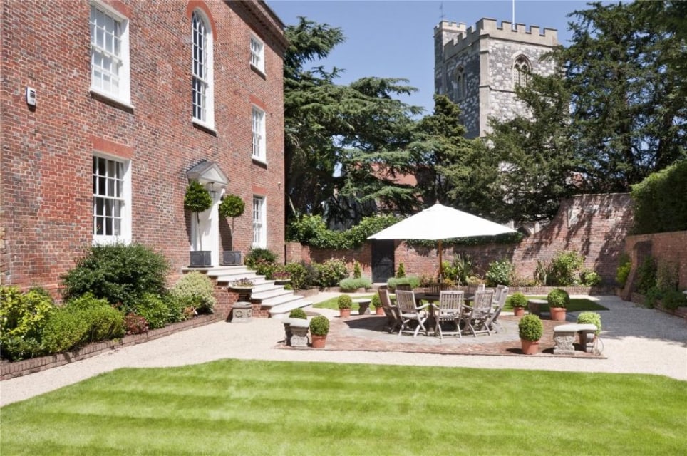 Inside homes perfect for Cricket World Cup