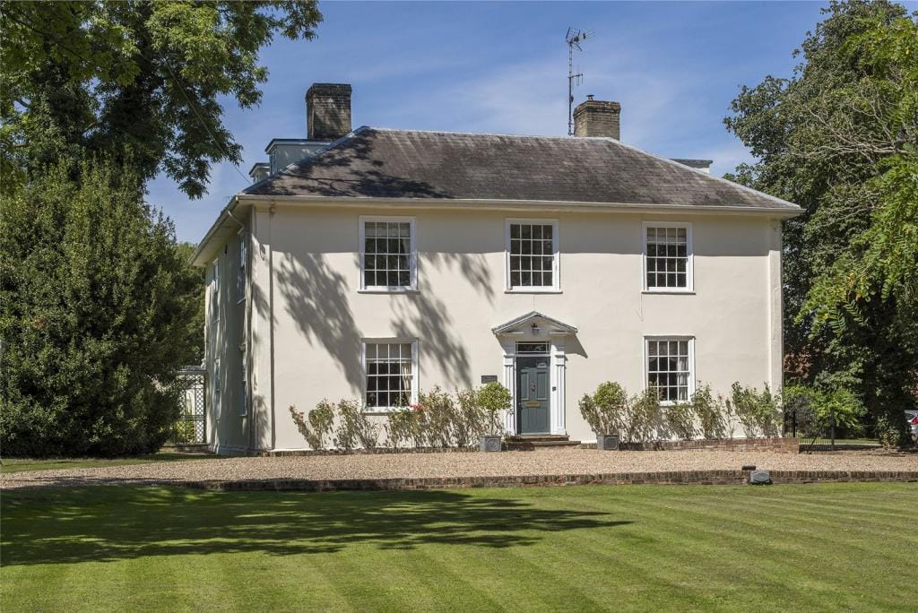 Inside homes perfect for Cricket World Cup