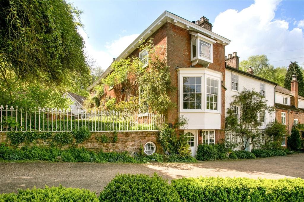 Inside where Peter Pan was born & Oscar-nominated film set | Property news