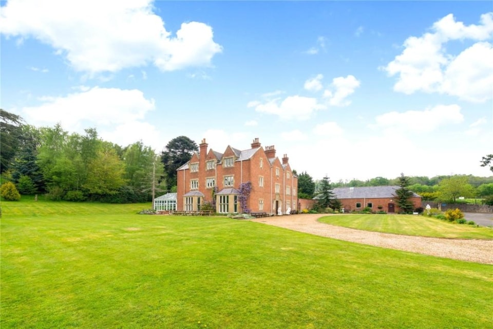 The mansion where Kit Harington held stag do