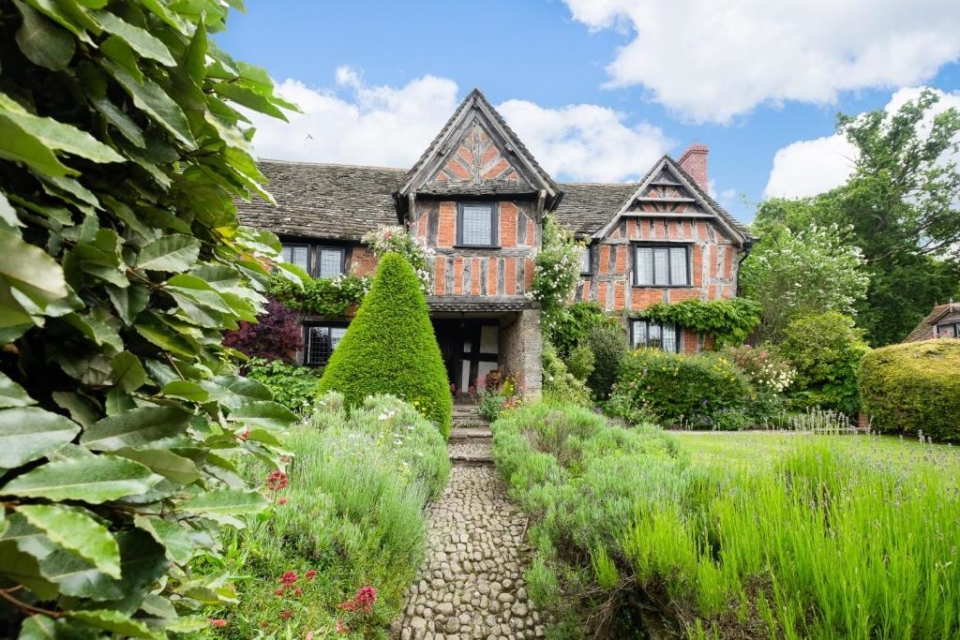Inside five beautiful country manors