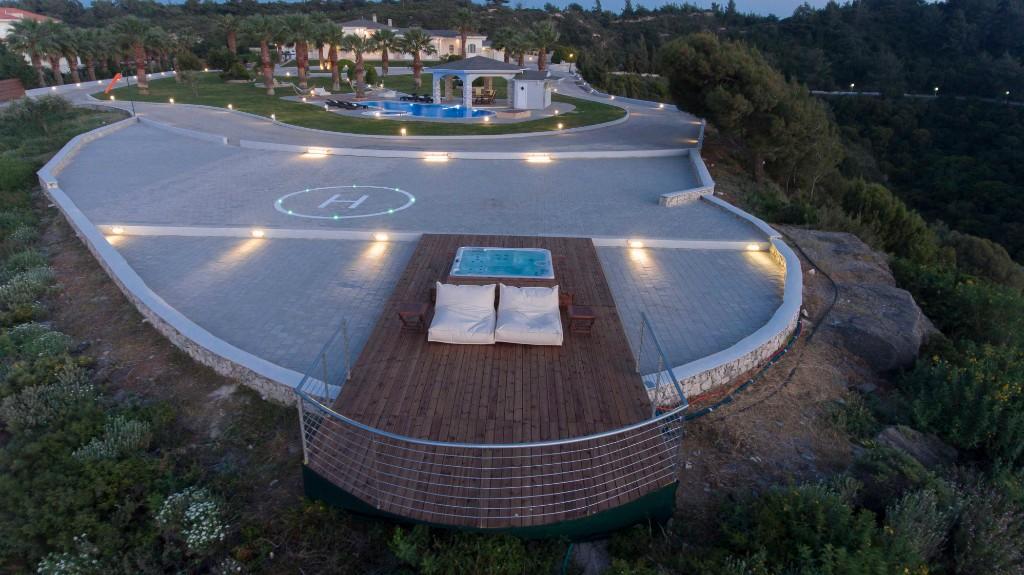 Explore 2020's most viewed overseas homes