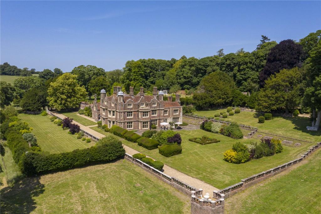 Take a peek inside these Bridgerton-style dream homes | Property news