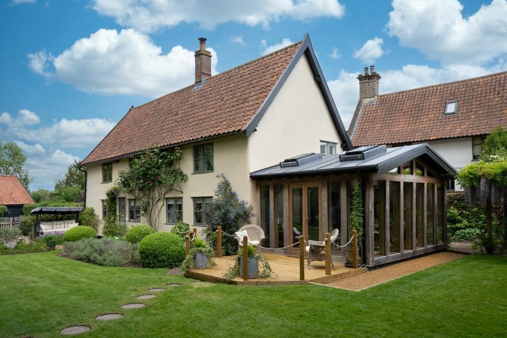 Homes with amazing gardens for sale right now | Property news