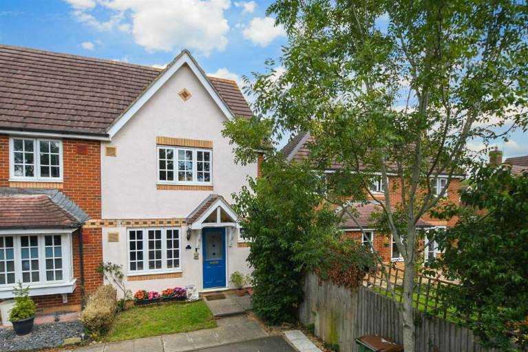 How an estate agent will value your home at a property valuation ...